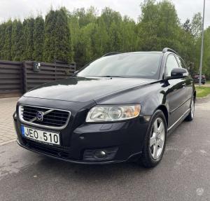 Black Volvo V50 2009 in Vilnius, with an engine capacity of 2.00 L and mileage of 370 thousand km for 1350 €, photo 9 on AUTOMOTO.COM.LV