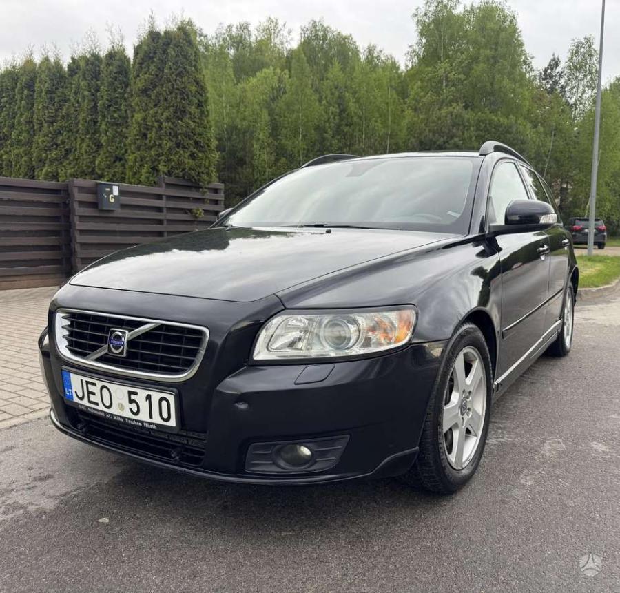 Black Volvo V50 2009 in Vilnius, with an engine capacity of 2.00 L and mileage of 370 thousand km for 1350 €, photo 9 on AUTOMOTO.COM.LV