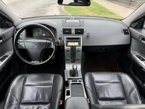 Black Volvo V50 2009 in Vilnius, with an engine capacity of 2.00 L and mileage of 370 thousand km for 1350 €, photo 12 on AUTOMOTO.COM.LV