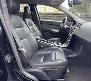 Black Volvo V50 2009 in Vilnius, with an engine capacity of 2.00 L and mileage of 370 thousand km for 1350 €, photo 16 on AUTOMOTO.COM.LV
