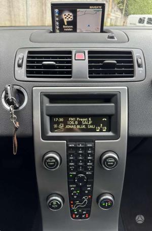 Black Volvo V50 2009 in Vilnius, with an engine capacity of 2.00 L and mileage of 370 thousand km for 1350 €, photo 24 on AUTOMOTO.COM.LV