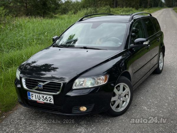 Black Volvo V50 2009 in Tartu, with an engine capacity of 1.60 L and mileage of 219 thousand km for 3890 €, photo 1 on AUTOMOTO.COM.LV