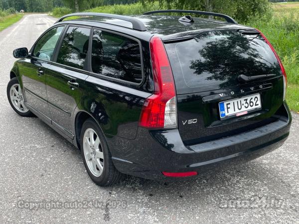Black Volvo V50 2009 in Tartu, with an engine capacity of 1.60 L and mileage of 219 thousand km for 3890 €, photo 2 on AUTOMOTO.COM.LV
