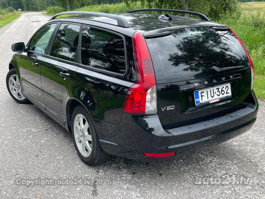 Melns Volvo V50 2009 Tartu, ar dzinēja tilpumu 1.60 L un nobraukumu 219 tūkst. km par 3890 €, foto 3 vietnē AUTOMOTO.COM.LV