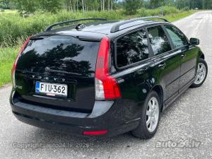Melns Volvo V50 2009 Tartu, ar dzinēja tilpumu 1.60 L un nobraukumu 219 tūkst. km par 3890 €, foto 5 vietnē AUTOMOTO.COM.LV