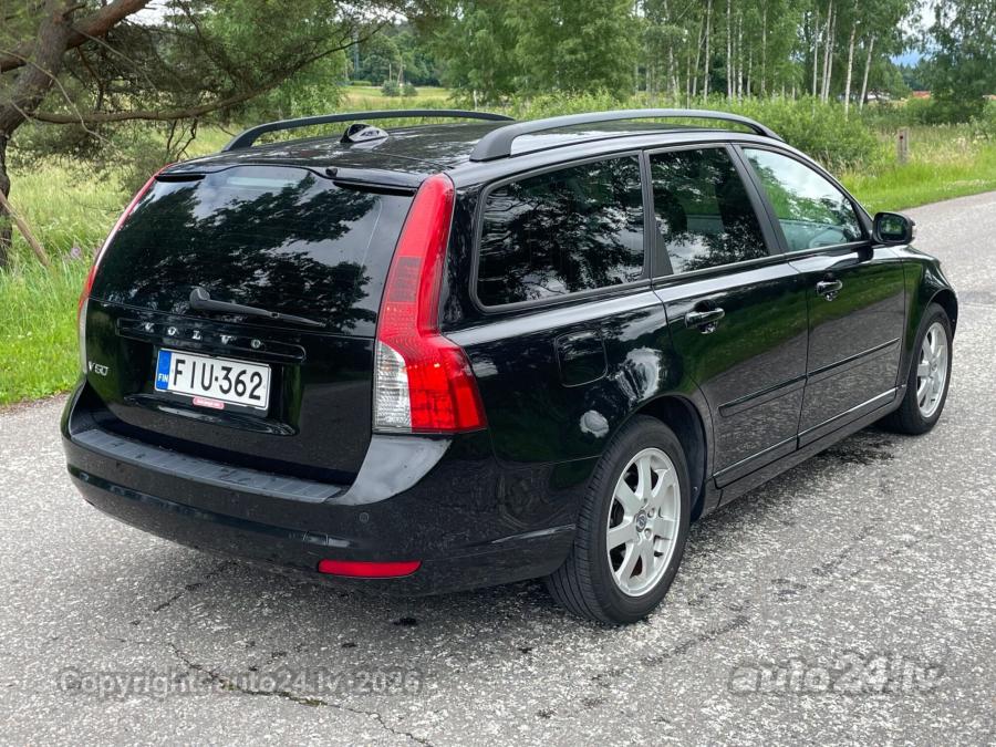 Melns Volvo V50 2009 Tartu, ar dzinēja tilpumu 1.60 L un nobraukumu 219 tūkst. km par 3890 €, foto 14 vietnē AUTOMOTO.COM.LV