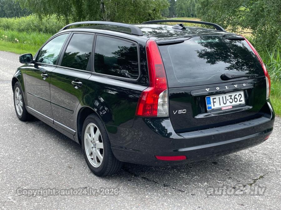 Melns Volvo V50 2009 Tartu, ar dzinēja tilpumu 1.60 L un nobraukumu 219 tūkst. km par 3890 €, foto 15 vietnē AUTOMOTO.COM.LV