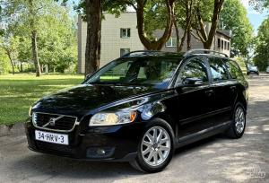 Black Volvo V50 2009 in Taurage, with an engine capacity of 1.60 L and mileage of 273 thousand km for 2499 €, photo  on AUTOMOTO.COM.LV