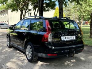 Black Volvo V50 2009 in Taurage, with an engine capacity of 1.60 L and mileage of 273 thousand km for 2499 €, photo 4 on AUTOMOTO.COM.LV