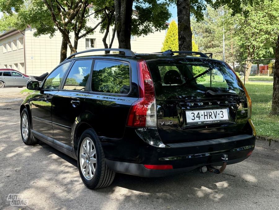 Black Volvo V50 2009 in Taurage, with an engine capacity of 1.60 L and mileage of 273 thousand km for 2499 €, photo 4 on AUTOMOTO.COM.LV