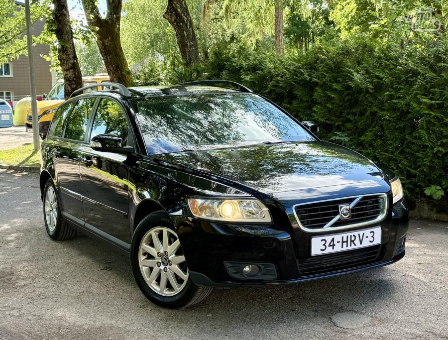 Black Volvo V50 2009 in Taurage, with an engine capacity of 1.60 L and mileage of 273 thousand km for 2499 €, photo 10 on AUTOMOTO.COM.LV