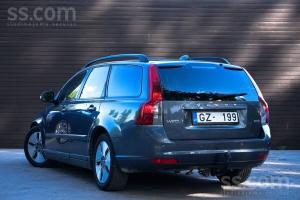 Black Volvo V50 2009 in Riga, with an engine capacity of 2.00 L and mileage of 363 thousand km for 3290 €, photo 5 on AUTOMOTO.COM.LV