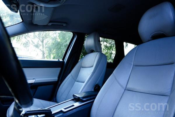 Melns Volvo V50 2009 Rīga, ar dzinēja tilpumu 2.00 L un nobraukumu 363 tūkst. km par 3290 €, foto 5 vietnē AUTOMOTO.COM.LV