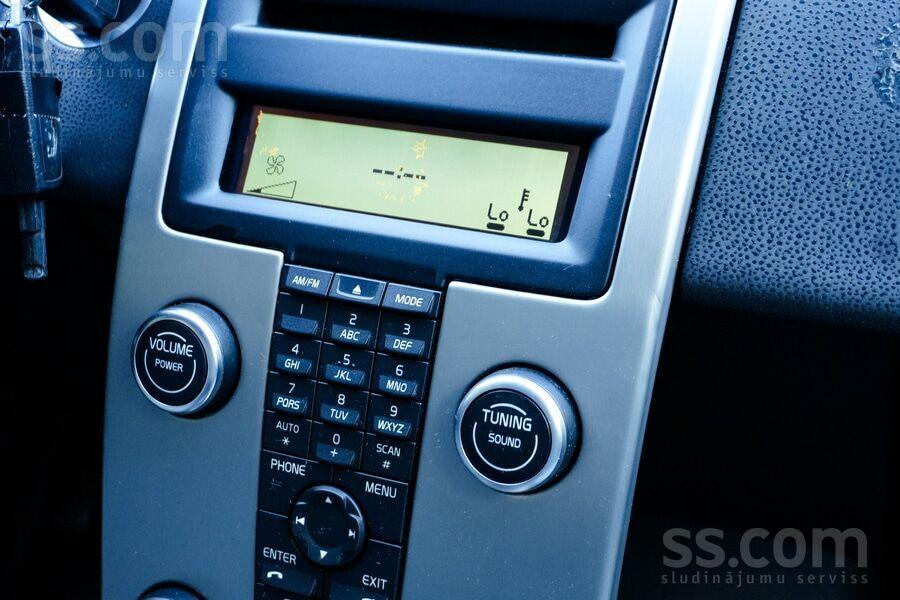 Black Volvo V50 2009 in Riga, with an engine capacity of 2.00 L and mileage of 363 thousand km for 3290 €, photo 9 on AUTOMOTO.COM.LV