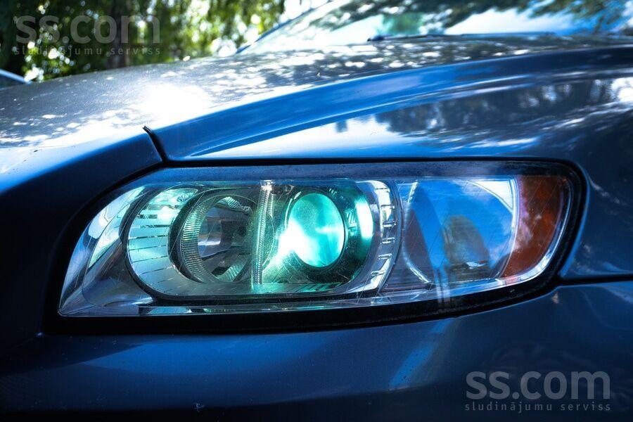 Black Volvo V50 2009 in Riga, with an engine capacity of 2.00 L and mileage of 363 thousand km for 3290 €, photo 15 on AUTOMOTO.COM.LV
