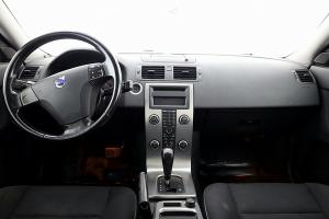 Black Volvo V50 2009 in Tallinn, with an engine capacity of 2.00 L and mileage of 274 thousand km for 699 €, photo 6 on AUTOMOTO.COM.LV