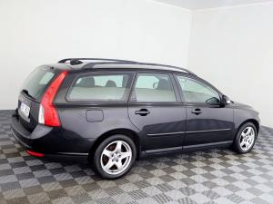 Black Volvo V50 2009 in Tallinn, with an engine capacity of 2.00 L and mileage of 274 thousand km for 699 €, photo 11 on AUTOMOTO.COM.LV