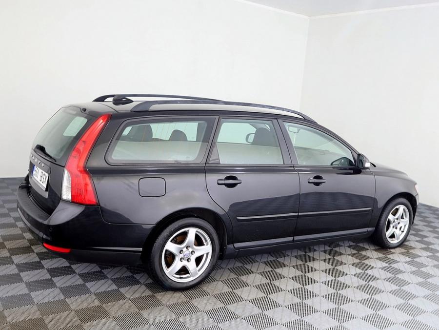 Black Volvo V50 2009 in Tallinn, with an engine capacity of 2.00 L and mileage of 274 thousand km for 699 €, photo 11 on AUTOMOTO.COM.LV