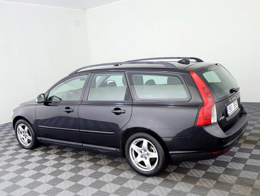 Black Volvo V50 2009 in Tallinn, with an engine capacity of 2.00 L and mileage of 274 thousand km for 699 €, photo 12 on AUTOMOTO.COM.LV