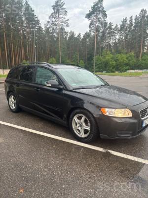 Black Volvo V50 2009 in Kraslava, with an engine capacity of 1.60 L and mileage of 252 thousand km for 1720 €, photo  on AUTOMOTO.COM.LV
