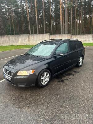 Melns Volvo V50 2009 Krāslava, ar dzinēja tilpumu 1.60 L un nobraukumu 252 tūkst. km par 1720 €, foto 3 vietnē AUTOMOTO.COM.LV