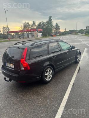 Melns Volvo V50 2009 Krāslava, ar dzinēja tilpumu 1.60 L un nobraukumu 252 tūkst. km par 1720 €, foto 4 vietnē AUTOMOTO.COM.LV