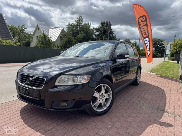 Melns Volvo V50 2009 Kauņa, ar dzinēja tilpumu 1.60 L un nobraukumu 260 tūkst. km par 2699 €, foto 1 vietnē AUTOMOTO.COM.LV