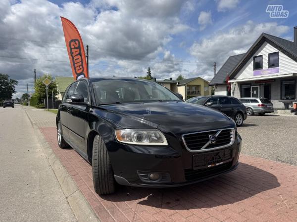 Melns Volvo V50 2009 Kauņa, ar dzinēja tilpumu 1.60 L un nobraukumu 260 tūkst. km par 2699 €, foto 2 vietnē AUTOMOTO.COM.LV