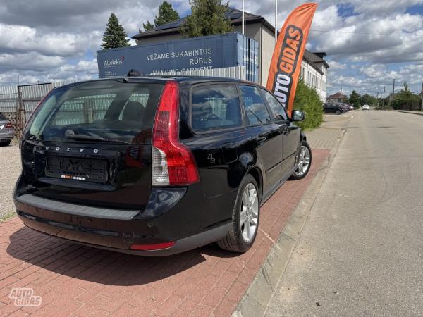 Melns Volvo V50 2009 Kauņa, ar dzinēja tilpumu 1.60 L un nobraukumu 260 tūkst. km par 2699 €, foto 3 vietnē AUTOMOTO.COM.LV