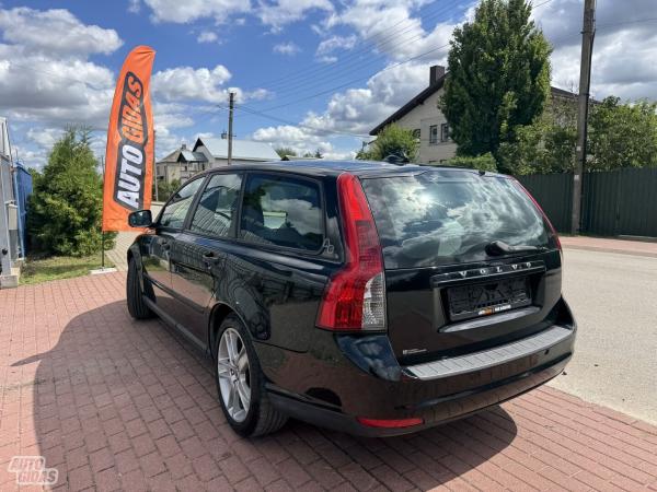 Melns Volvo V50 2009 Kauņa, ar dzinēja tilpumu 1.60 L un nobraukumu 260 tūkst. km par 2699 €, foto 4 vietnē AUTOMOTO.COM.LV
