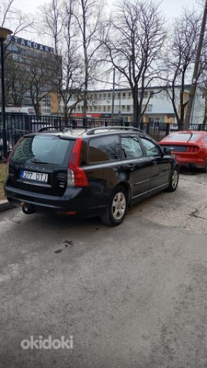 Black Volvo V50 2009 in Tallinn, with an engine capacity of 1.60 L and mileage of 338 thousand km for 2200 €, photo 3 on AUTOMOTO.COM.LV