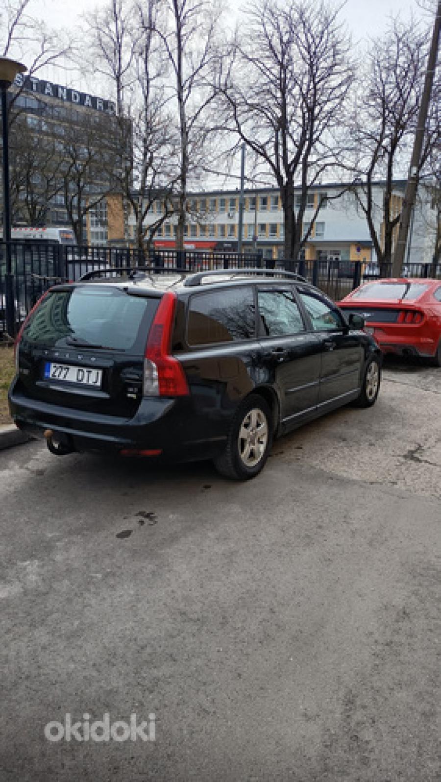 Black Volvo V50 2009 in Tallinn, with an engine capacity of 1.60 L and mileage of 338 thousand km for 2200 €, photo 3 on AUTOMOTO.COM.LV