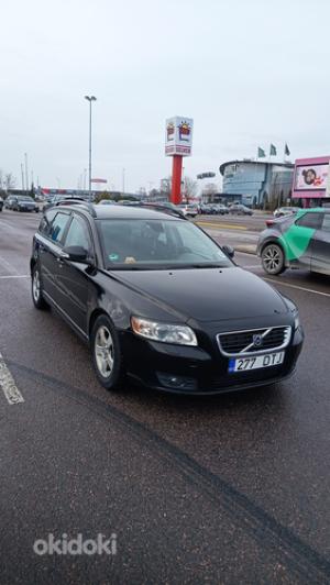 Black Volvo V50 2009 in Tallinn, with an engine capacity of 1.60 L and mileage of 338 thousand km for 2200 €, photo 9 on AUTOMOTO.COM.LV