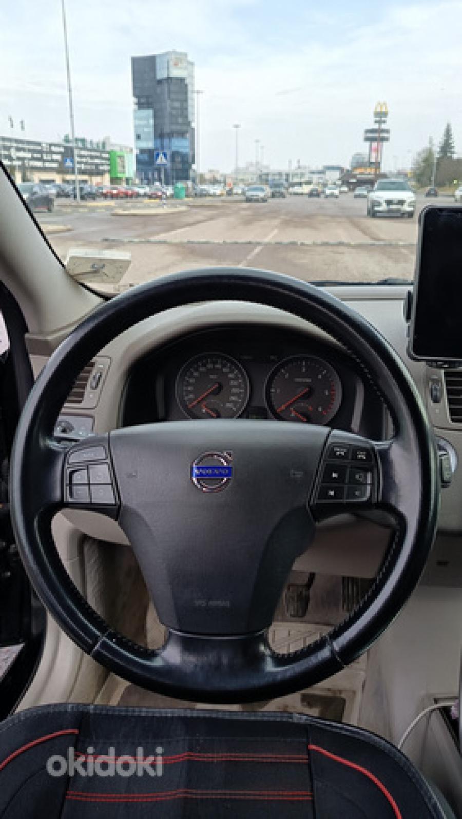 Black Volvo V50 2009 in Tallinn, with an engine capacity of 1.60 L and mileage of 338 thousand km for 2200 €, photo 15 on AUTOMOTO.COM.LV