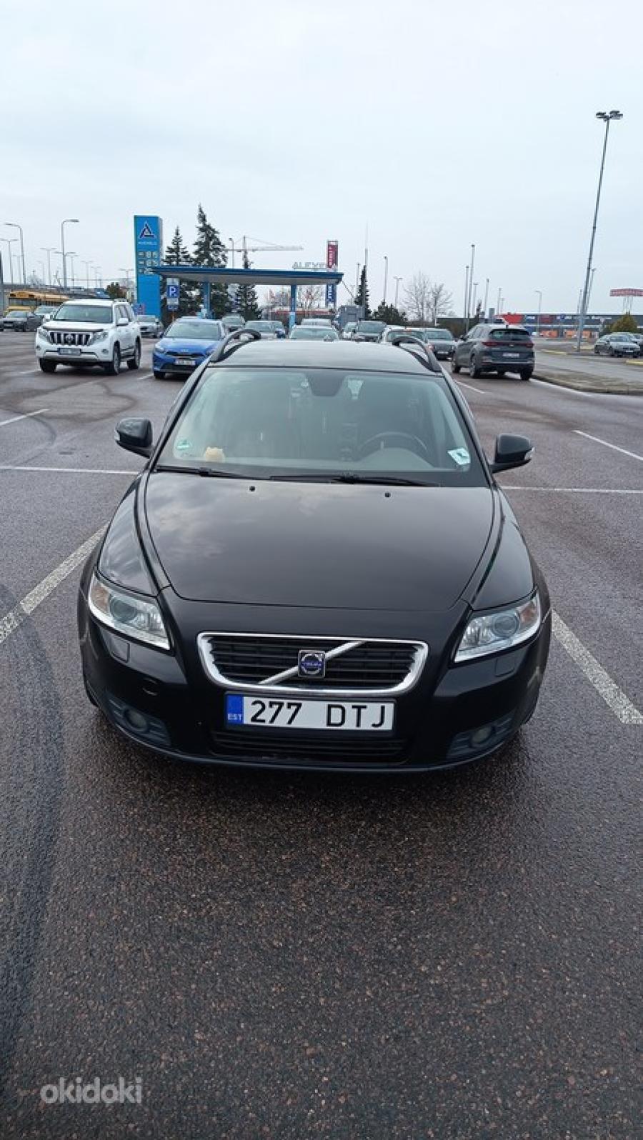 Black Volvo V50 2009 in Tallinn, with an engine capacity of 1.60 L and mileage of 338 thousand km for 2200 €, photo 20 on AUTOMOTO.COM.LV