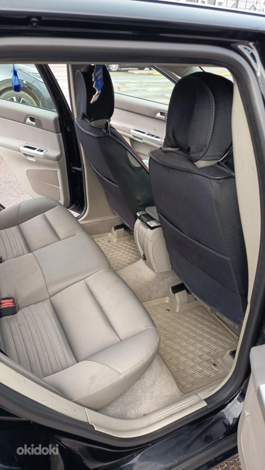 Black Volvo V50 2009 in Tallinn, with an engine capacity of 1.60 L and mileage of 338 thousand km for 2200 €, photo 25 on AUTOMOTO.COM.LV
