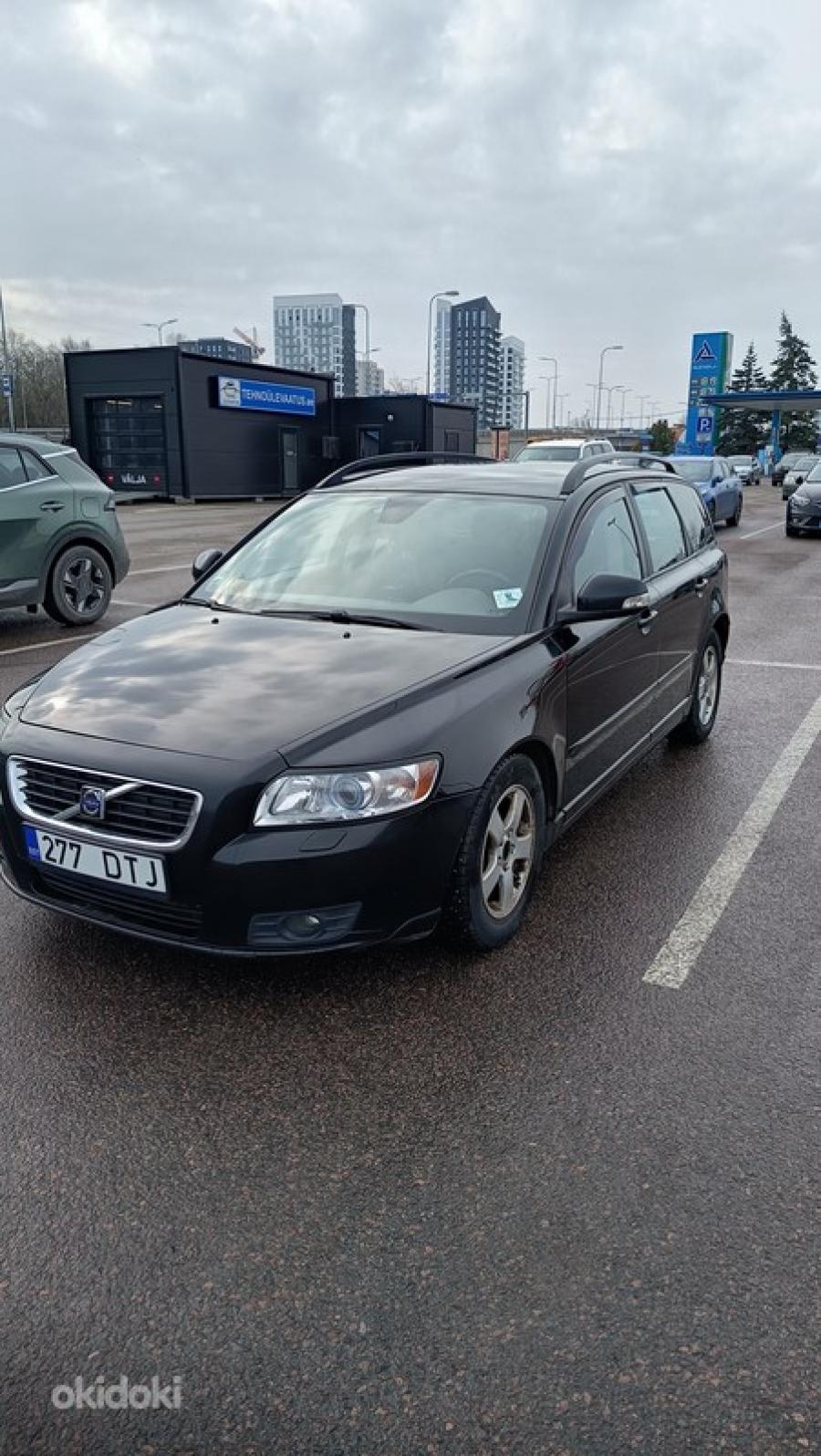 Black Volvo V50 2009 in Tallinn, with an engine capacity of 1.60 L and mileage of 338 thousand km for 2200 €, photo 26 on AUTOMOTO.COM.LV