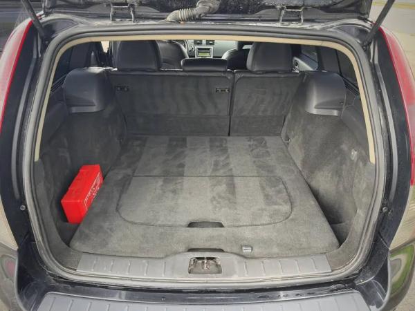 Melns Volvo V50 2009 Rīga, ar dzinēja tilpumu 2.40 L un nobraukumu 317 tūkst. km par 1500 €, foto 10 vietnē AUTOMOTO.COM.LV