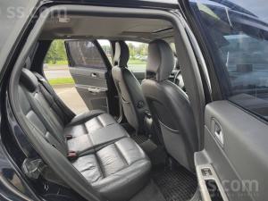 Black Volvo V50 2009 in Riga, with an engine capacity of 2.40 L and mileage of 317 thousand km for 1500 €, photo 9 on AUTOMOTO.COM.LV