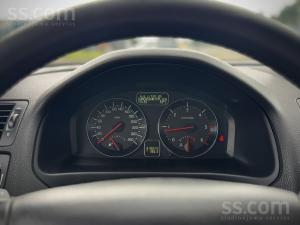 Black Volvo V50 2009 in Riga, with an engine capacity of 2.40 L and mileage of 317 thousand km for 1500 €, photo 14 on AUTOMOTO.COM.LV