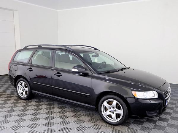 Black Volvo V50 2009 in Tallinn, with an engine capacity of 2.00 L and mileage of 274 thousand km for 599 €, photo 1 on AUTOMOTO.COM.LV