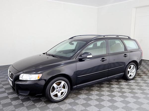Black Volvo V50 2009 in Tallinn, with an engine capacity of 2.00 L and mileage of 274 thousand km for 599 €, photo 2 on AUTOMOTO.COM.LV