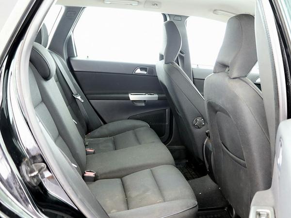 Black Volvo V50 2009 in Tallinn, with an engine capacity of 2.00 L and mileage of 274 thousand km for 599 €, photo 7 on AUTOMOTO.COM.LV