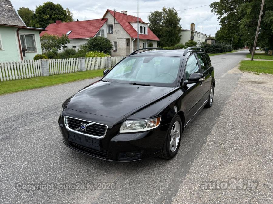Melns Volvo V50 2009 Tallina, ar dzinēja tilpumu 1.60 L un nobraukumu 247 tūkst. km par 4290 €, foto 1 vietnē AUTOMOTO.COM.LV