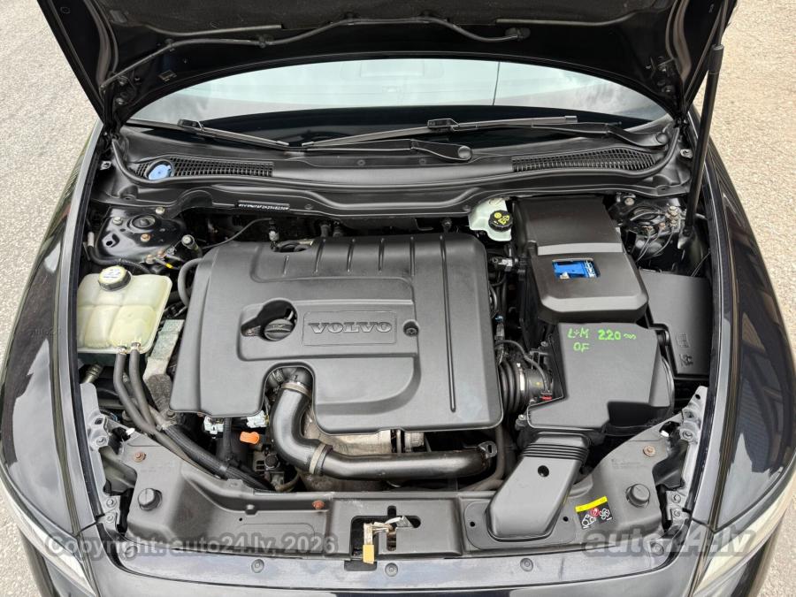 Melns Volvo V50 2009 Tallina, ar dzinēja tilpumu 1.60 L un nobraukumu 247 tūkst. km par 4290 €, foto 4 vietnē AUTOMOTO.COM.LV