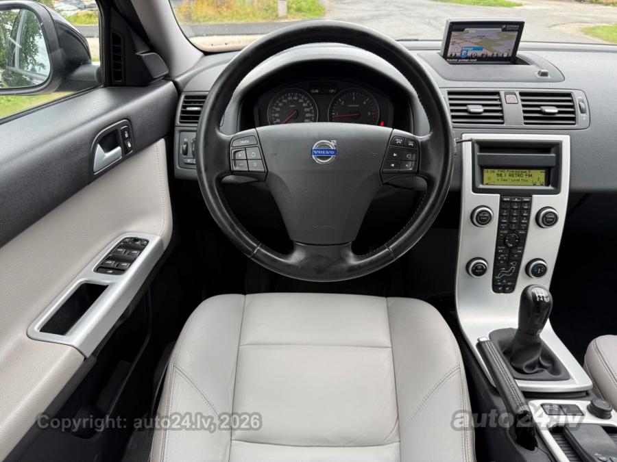 Melns Volvo V50 2009 Tallina, ar dzinēja tilpumu 1.60 L un nobraukumu 247 tūkst. km par 4290 €, foto 5 vietnē AUTOMOTO.COM.LV