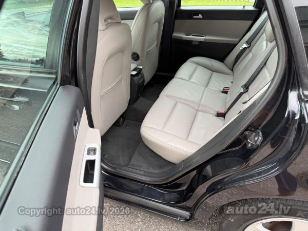Black Volvo V50 2009 in Tallinn, with an engine capacity of 1.60 L and mileage of 247 thousand km for 4290 €, photo 6 on AUTOMOTO.COM.LV