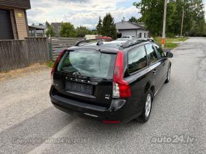 Melns Volvo V50 2009 Tallina, ar dzinēja tilpumu 1.60 L un nobraukumu 247 tūkst. km par 4290 €, foto 9 vietnē AUTOMOTO.COM.LV