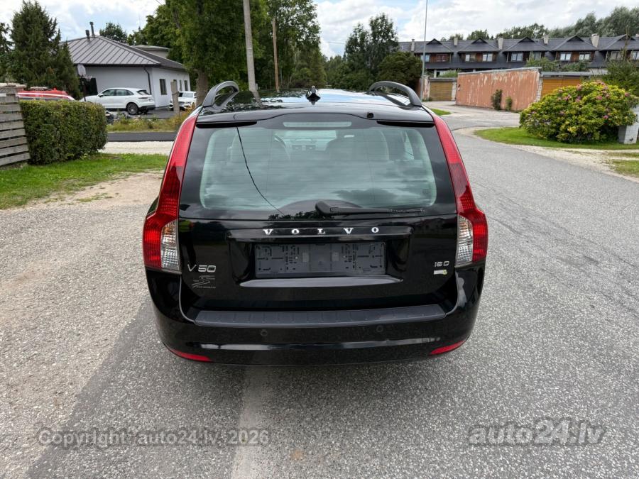 Melns Volvo V50 2009 Tallina, ar dzinēja tilpumu 1.60 L un nobraukumu 247 tūkst. km par 4290 €, foto 12 vietnē AUTOMOTO.COM.LV