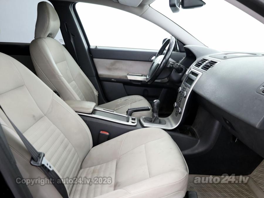 Черный Вольво В50 2009 в Таллин, объемом двигателя 1.60 л и пробегом 403 тыс. км за 899 €, фото 7 на AUTOMOTO.COM.LV